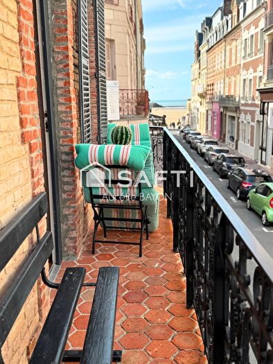 Appartement à vendre - Trouville-sur-Mer, Hennequeville, Roches Noires, Les Aubets, Callenville - 4 pièces - 2 chambres