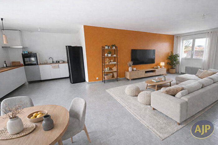 Maison à vendre - Montfaucon-Montigné - 5 pièces - 3 chambres