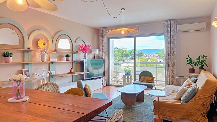 Appartement à vendre - Le Cannet, Rocheville, Colombier, Campelières - 3 pièces - 2 chambres