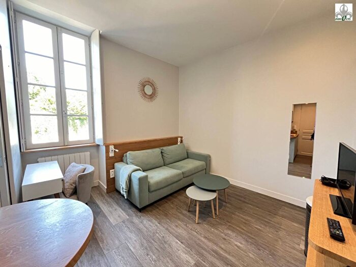 Centre Ville, Beaune : Appartement 1 pièce à louer