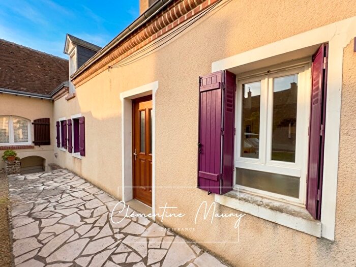 Azé : Maison 3 pièces à vendre
