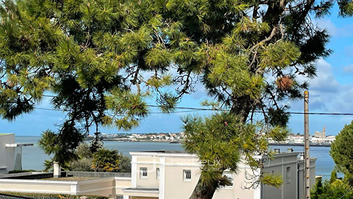 Maison à vendre - Saint-Georges-de-Didonne, Vallières - 5 pièces - 4 chambres