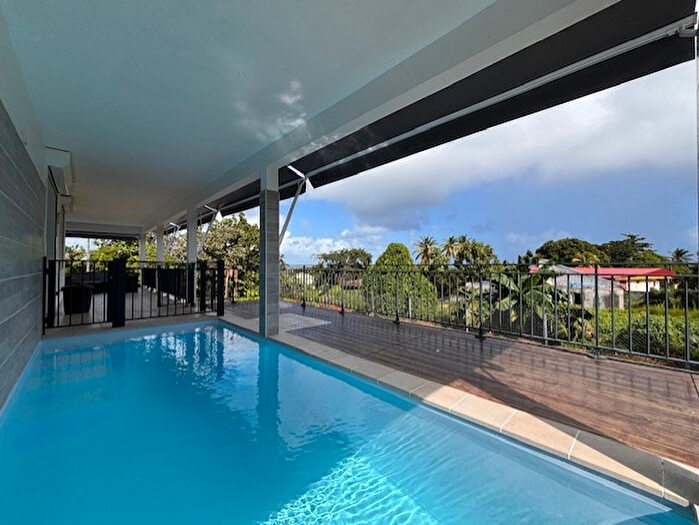 Maison à louer - Capesterre-Belle-Eau - 6 pièces - 4 chambres