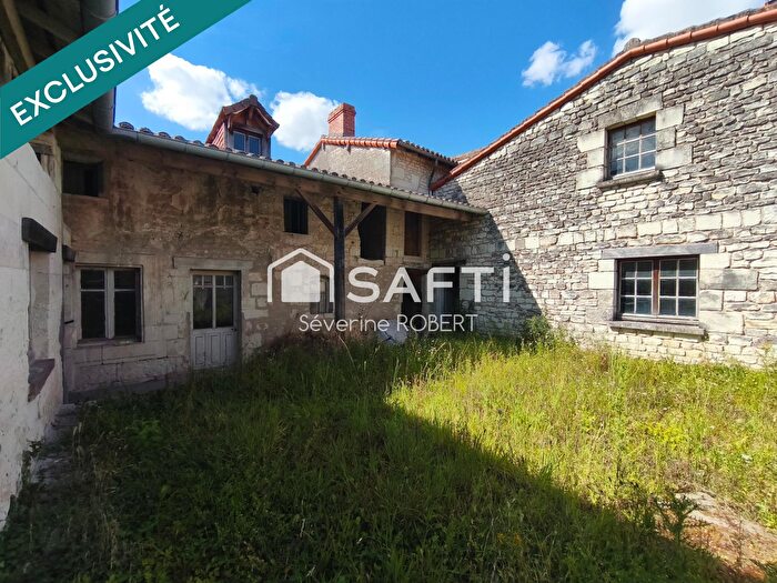 Monts-sur-Guesnes : Maison 4 pièces à vendre