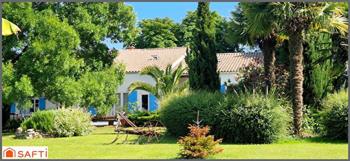 Maison à vendre - Vouhé - 9 pièces - 6 chambres