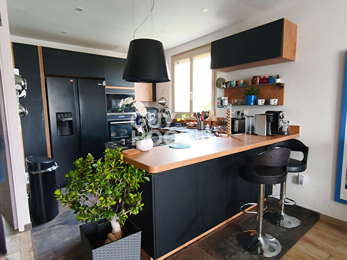 Maison à vendre - LHoumeau - 5 pièces - 3 chambres