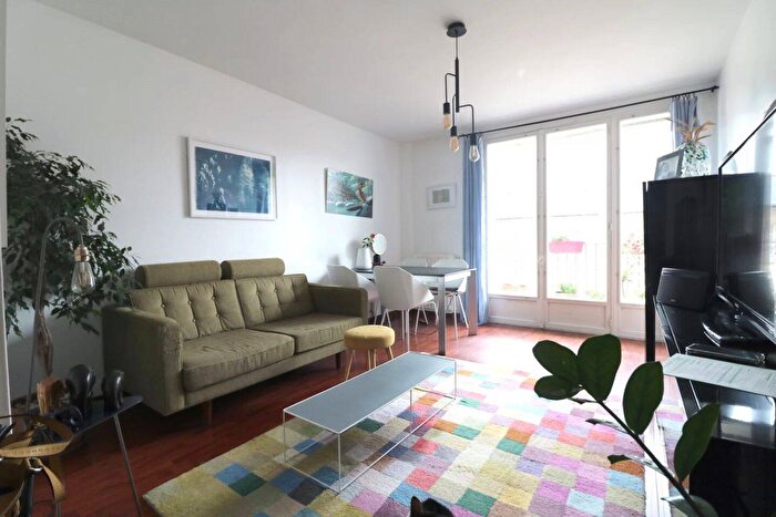 Appartement à louer - Notre Dame, Versailles - 3 pièces - 2 chambres