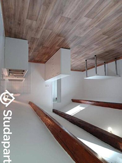 Appartement à louer - Centre Ville-Louis Blanc, Alès - 2 pièces - 1 chambre