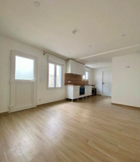 Rue : Appartement 2 pièces à louer