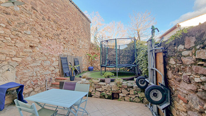 Maison à vendre - Puget-Ville - 5 pièces - 3 chambres