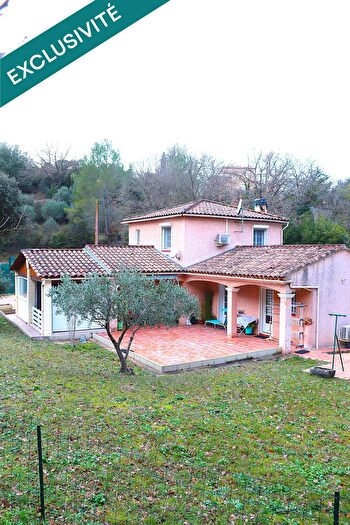 Maison à vendre - Brignoles, Centre-ville, Vieille ville - 4 pièces - 3 chambres