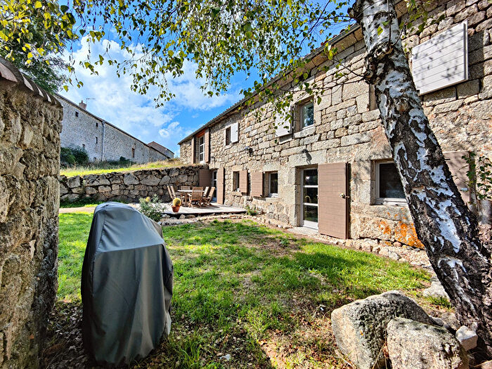 Maison à vendre - Saugues - 5 pièces - 2 chambres