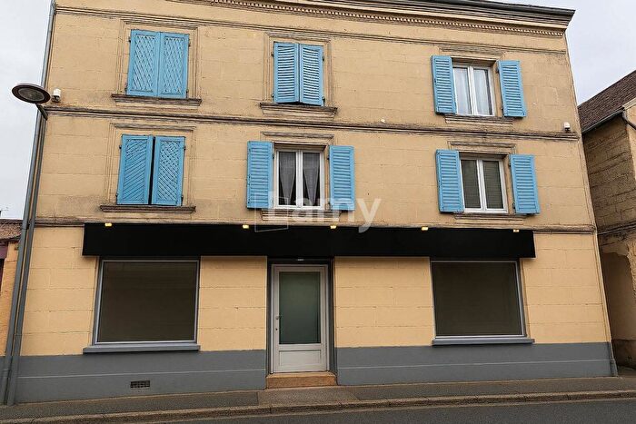 Appartement à louer - Bas de la Ville, Montataire - 1 pièce