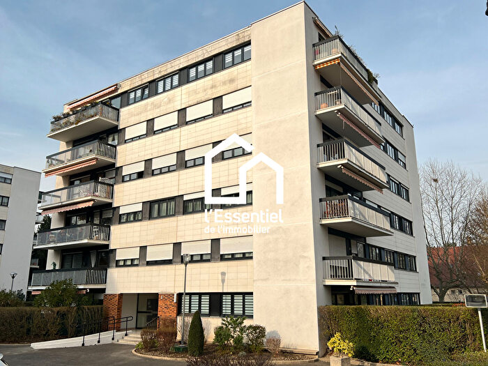 Appartement à louer - Verneuil-sur-Seine, Centre-ville, Gare - 5 pièces - 3 chambres