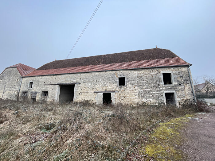 Maison à vendre - Norges-la-Ville - 16 pièces - 12 chambres