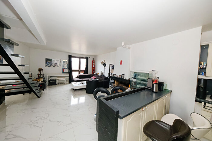 Appartement à vendre - Saint-Cyr-lécole, Hôtel de ville - 3 pièces - 2 chambres