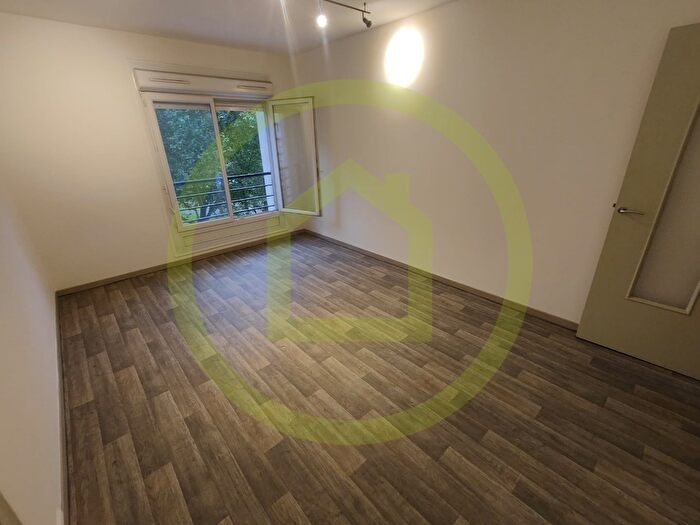 Appartement à vendre - Aulnay-sous-Bois - 3 pièces - 2 chambres