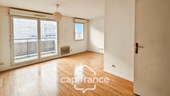 Appartement à vendre - Chelles, Centre-ville, Gare, Abbesses - 2 pièces - 1 chambre