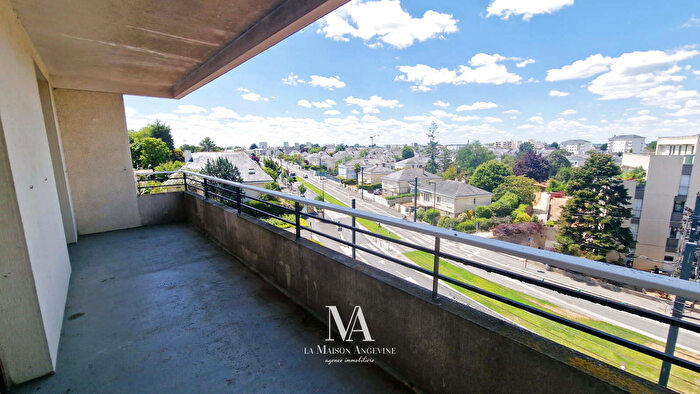 Appartement à louer - Angers, Monplaisir - 5 pièces - 3 chambres