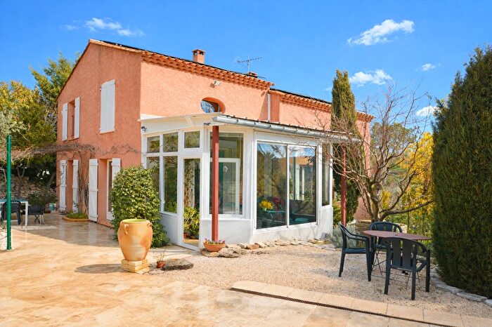 Maison à vendre - Ventabren - 9 pièces - 6 chambres