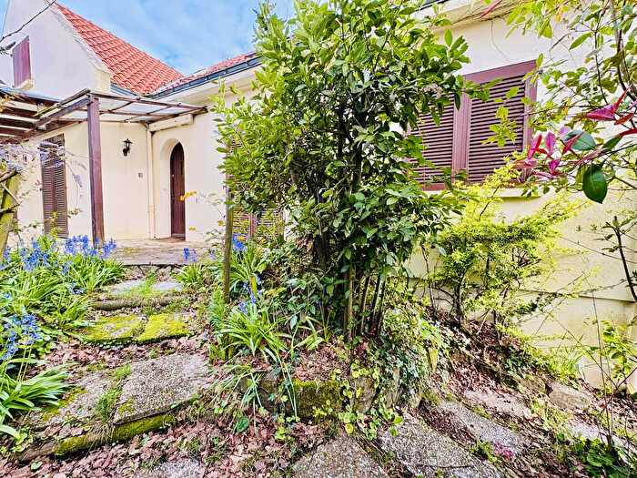 Maison à vendre - Montaigu - 10 pièces - 7 chambres