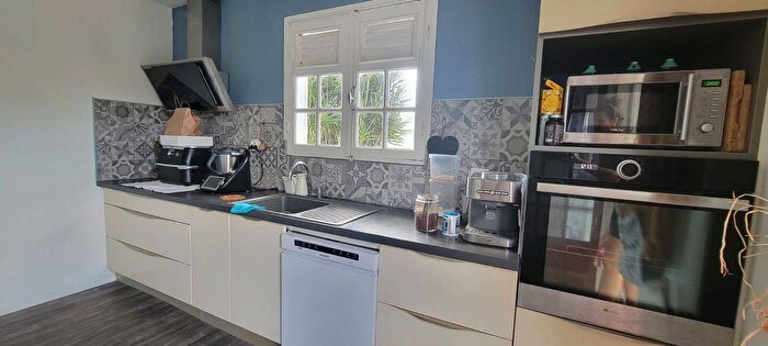 Maison à louer - Lamentin - 6 pièces - 5 chambres