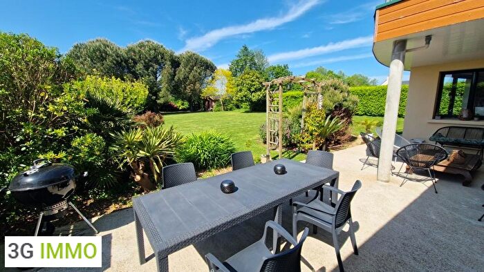 Maison à vendre - Plonéour-Lanvern - 9 pièces - 6 chambres