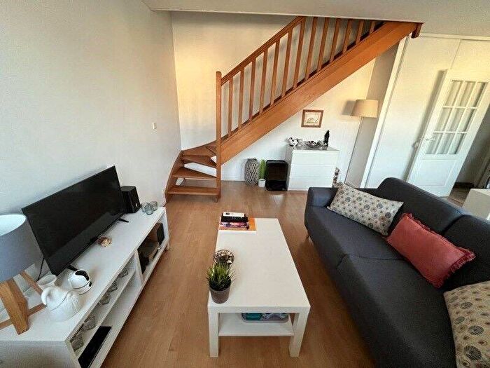 Appartement à louer - Lakanal-Strasbourg, Tours - 3 pièces - 2 chambres