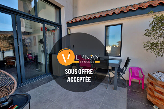 Appartement à vendre - Moidieu-Détourbe - 4 pièces - 2 chambres