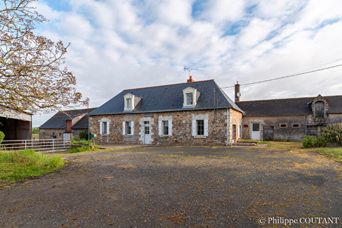 Maison à louer - Tiercé - 6 pièces - 4 chambres