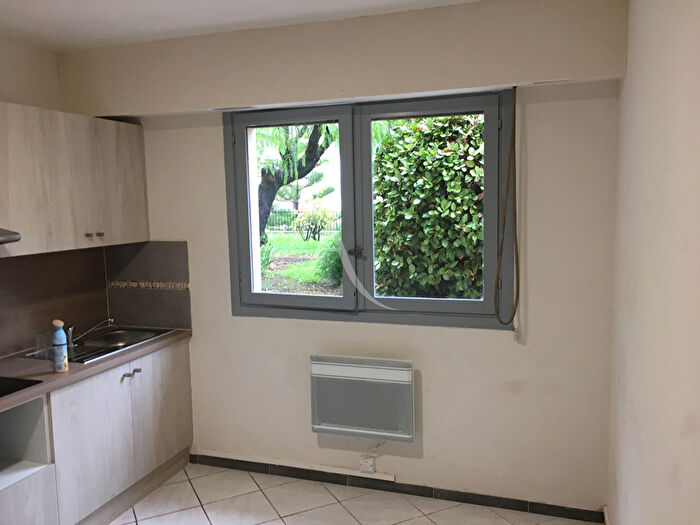 Maisons à vendre et appartements à louer - 1