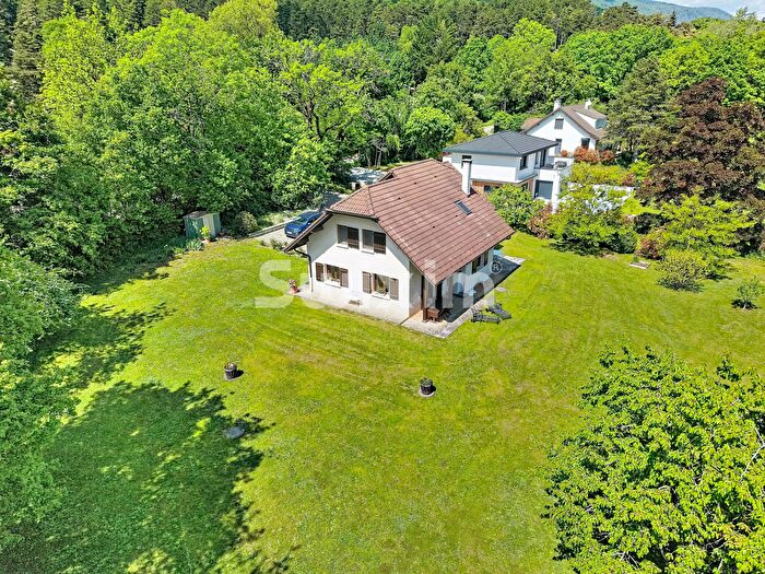 Maison 7 pièces à Divonne-les-Bains, à vendre