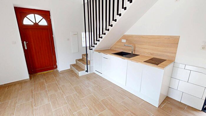 Maison à louer - Le Village, Vaulx-en-Velin - 2 pièces - 1 chambre