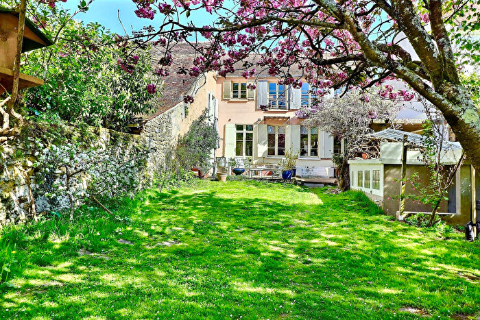 Maison à vendre - Saint-Nom-la-Bretèche - 6 pièces - 4 chambres