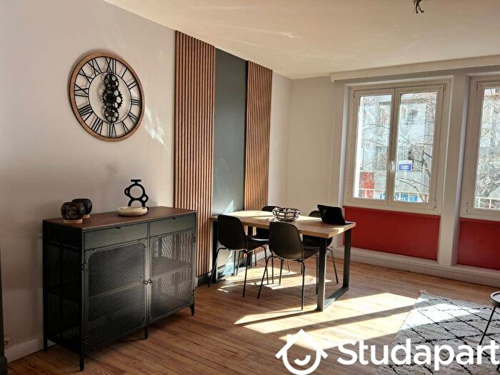 Appartement à louer - Lecoq, Clermont-Ferrand - 1 pièce - 3 chambres