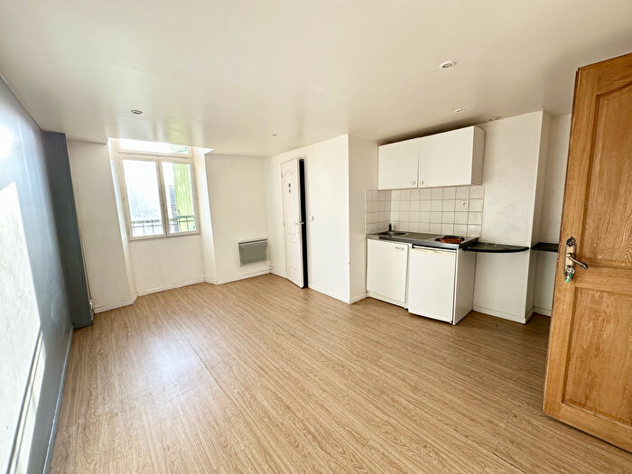 Appartement 1 pièce à Fontaine-le-Port, à louer