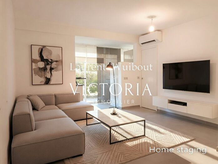 Appartement à vendre - Le Lavandou, Centre-ville, Plage du Lavandou, Pointe Pilon - 3 pièces - 2 chambres