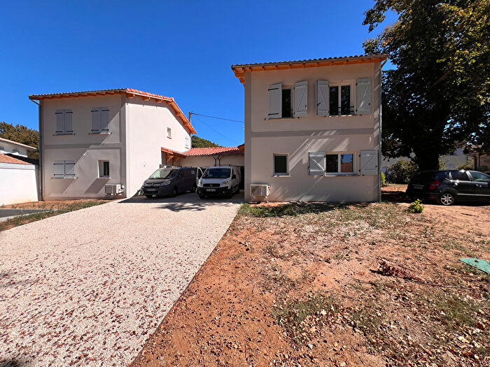 Salles - Maison 4 pièces à louer