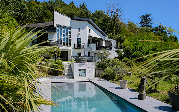 Maison à vendre - Limonest - 8 pièces - 4 chambres