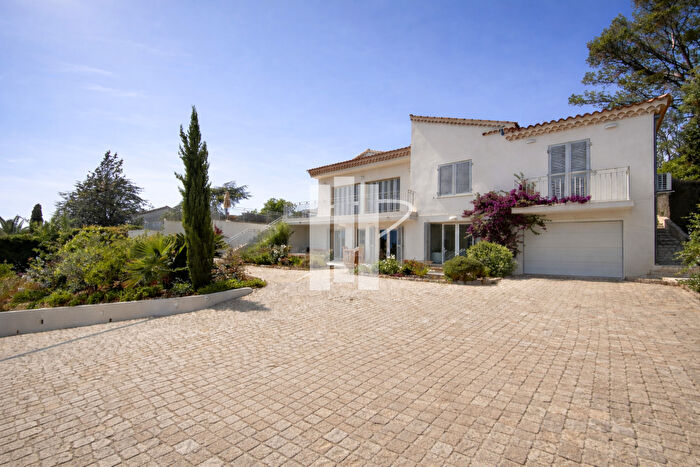 Maison à vendre - Saint-Raphaël, Boulouris - 7 pièces - 4 chambres