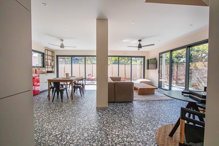 Maison à louer - Angers, Madeleine, Saint-Léonard, Justices - 7 pièces - 6 chambres