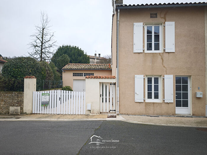 Maison à louer - Melle - 4 pièces - 3 chambres