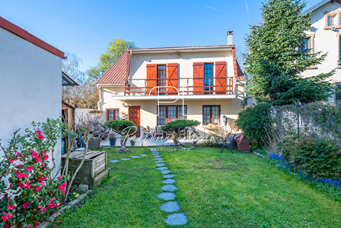 Maison à vendre - Vitry-sur-Seine, Moulin Vert - 5 pièces - 4 chambres