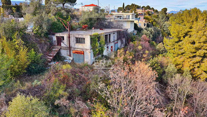 Maison à vendre - Colomars - 12 pièces - 10 chambres