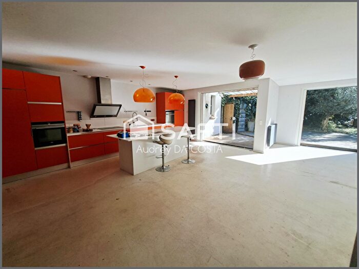Maison 7 pièces à Oloron-Sainte-Marie, à vendre