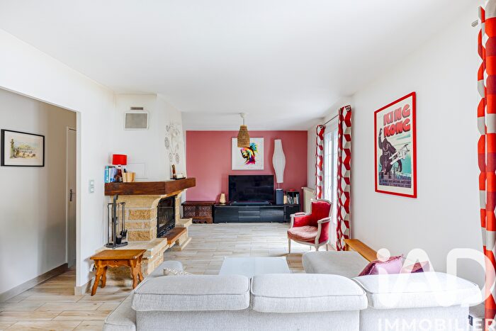 Maison à vendre - Verneuil-en-Halatte - 7 pièces - 4 chambres