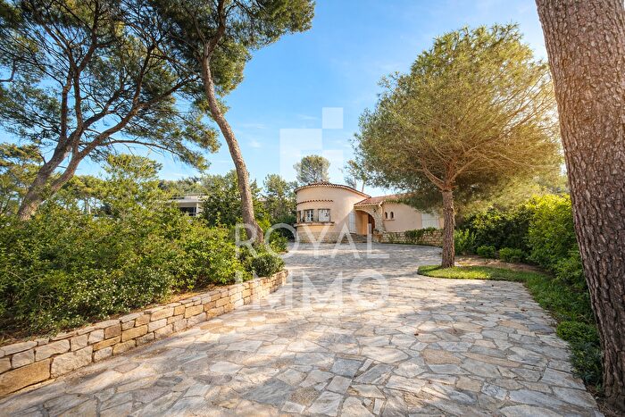 Maison à vendre - Sanary-sur-Mer, La Cride, Beau Cours - 5 pièces - 4 chambres