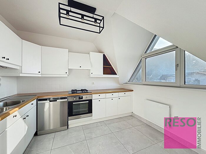 Appartement à louer - Annemasse - 4 pièces - 3 chambres