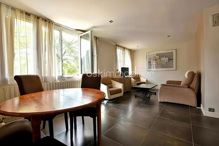 Le Mesnil-le-Roi - Appartement 4 pièces à vendre
