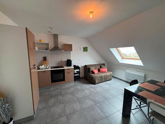 Appartement à louer - Colombier-Cité Scolaire, Vierzon - 2 pièces - 1 chambre